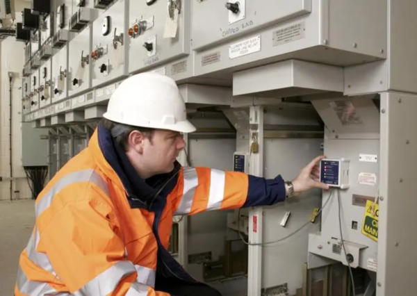 How Does Switchgear Partial Discharge Detection Work? - Blue Jay